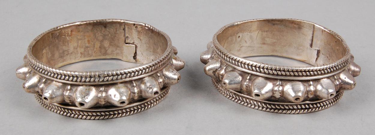 omani silver bangle